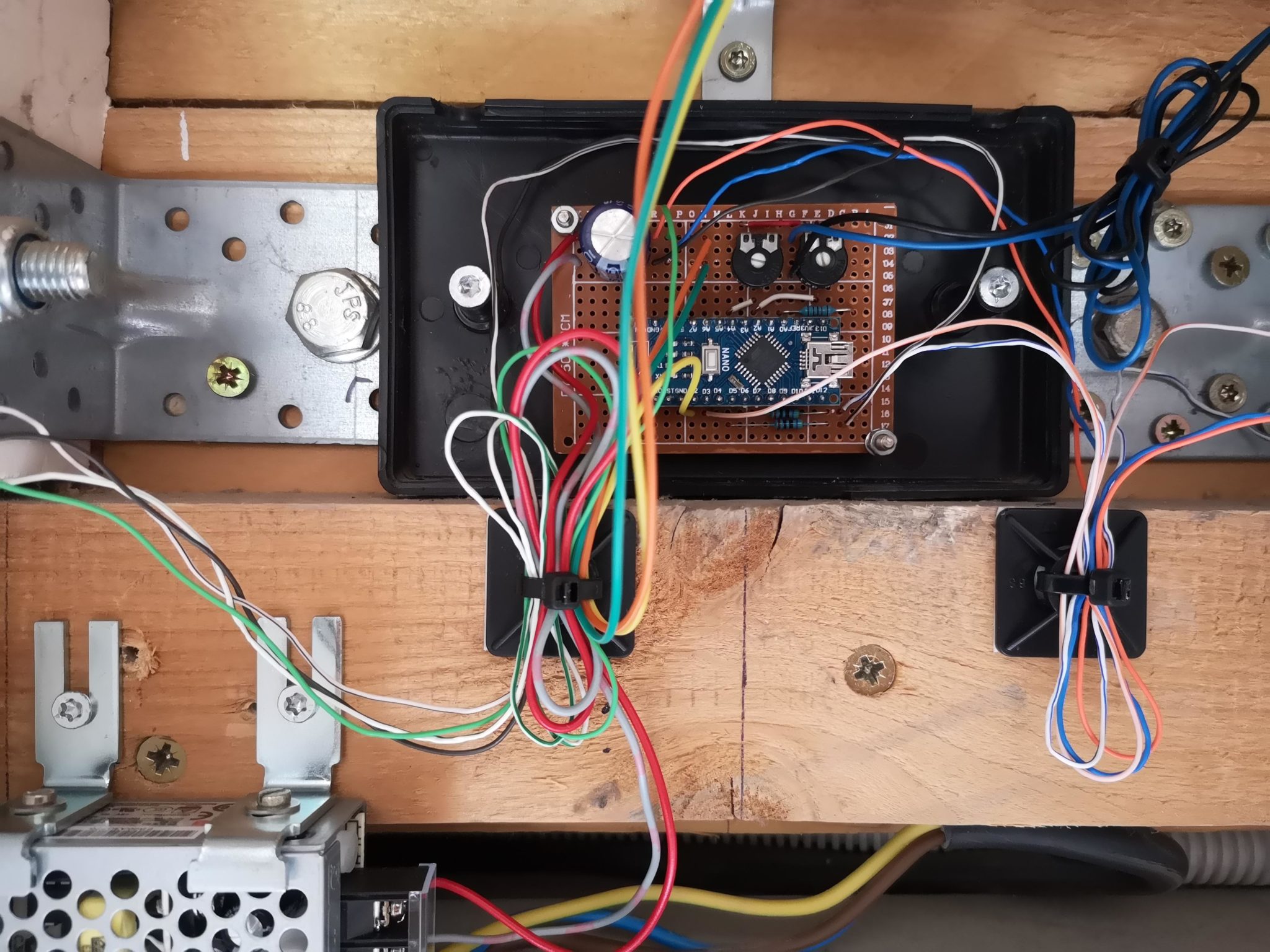Fabriquer un éclairage automatique d’escalier avec Arduino – MagicManu