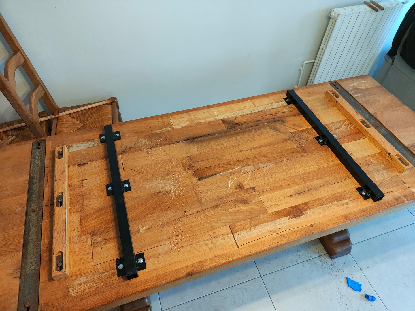 Fabriquer des rallonges XXL pour créer une grande table carrée – MagicManu